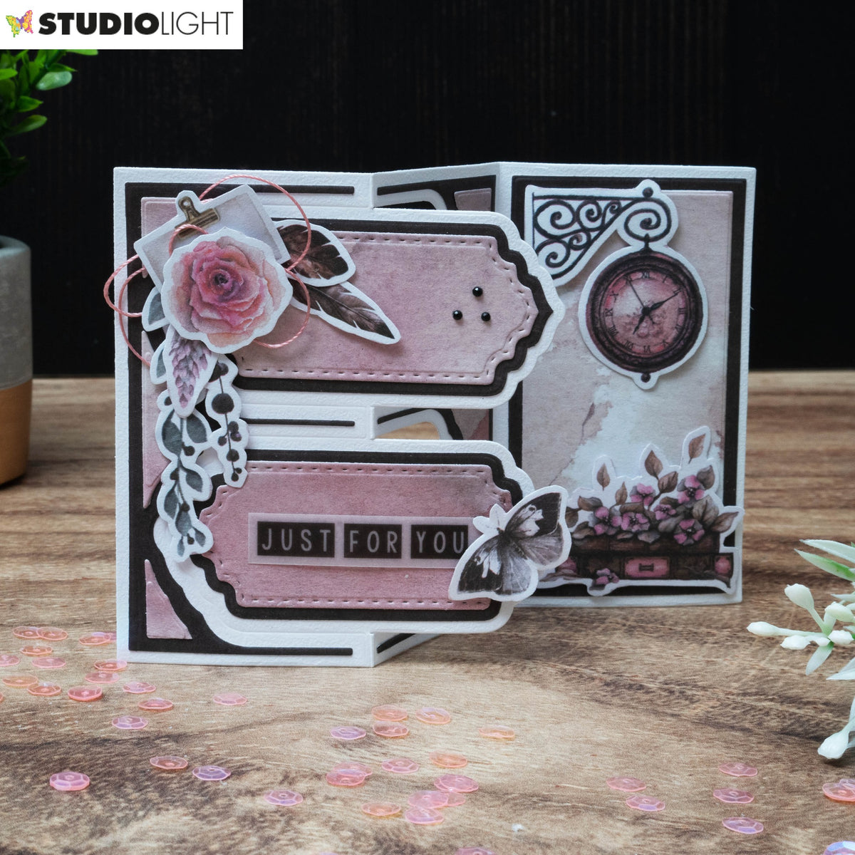 Studio Light - Essentials - Cutting Dies - Zig Zag card shape die set | Craftzone Australia